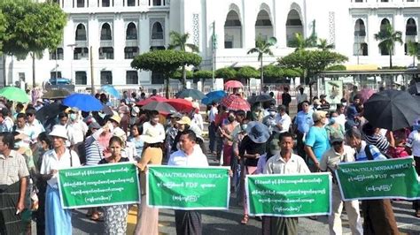 စစ်ရေး ပြင်းထန်နေချိန်မှာ စစ်တပ်ထောက်ခံပွဲတွေ တန်ပြန်ပြုလုပ်လာ Youtube