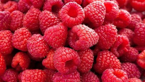 Researchers Develop New Raspberry Shaped Nanoparticle For Precision
