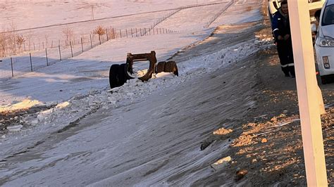 ШУУРХАЙ Шатахуун тээвэрлэж явсан машины чиргүүл нь унасан зам тээврийн