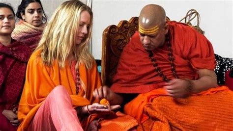 Maha Kumbh Mela 2025 Laurene Powell Jobss Flight At Prayagraj Airport