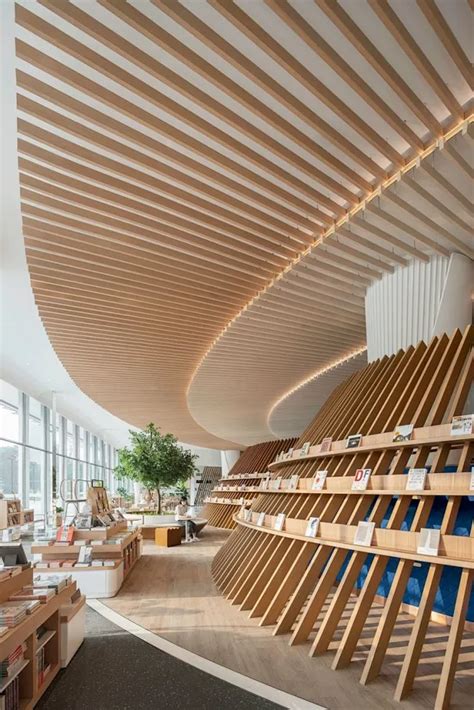 打造出令人充满探索欲的游逛空间体验 花瓣网