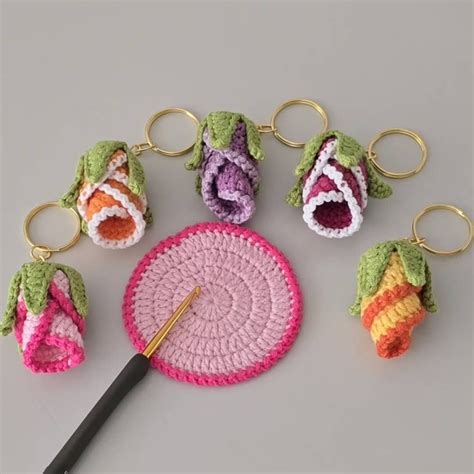 ไอเดีย ดอกไม้ 64 รายการ ในปี 2025 ดอกไม้โครเชต์ ดอกไม้ แพทเทิร์นโครเชต์