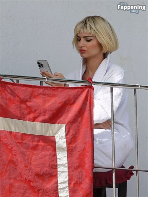 Emily Ratajkowski Is Seen During A New Chinchon Shoot 20 Updates