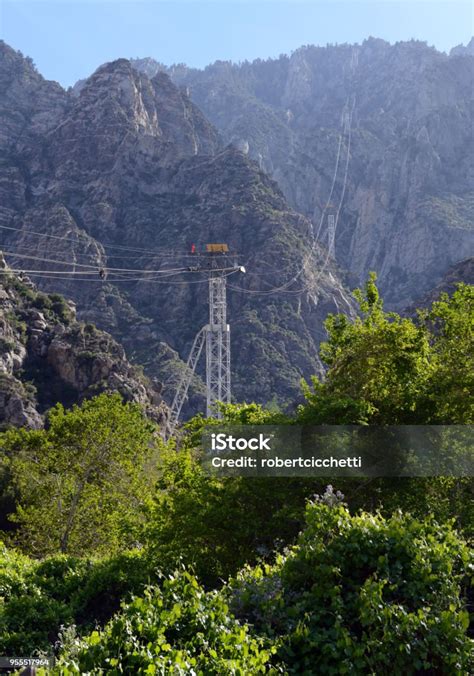 팜 스프링스 아래 마운트 샌 하 신 토 엔지니어링 감탄 그리고 여객을 산 캘리포니아에 사막에서 궤도 구조 팜 스프링스