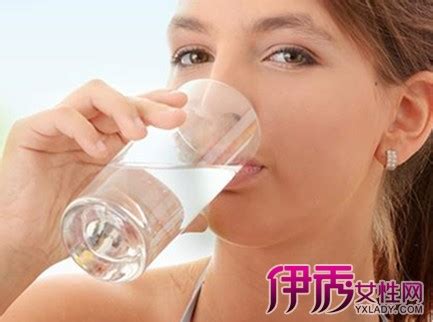 水中毒图水中毒怎么办 2招助你远离生命威胁 伊秀健康 yxlady