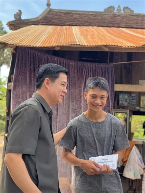 ស្នាមញញឹមចេញពីចិត្ត អន ផានិត យុវសិស្សកម្សត់ជាប់បាក់ឌុបនិទ្ទេស A