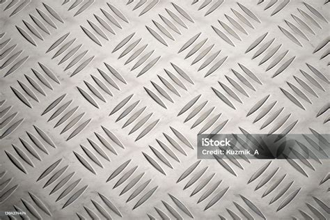 다이아몬드 패턴의 미끄럼 방지 알루미늄 금속 플레이트 0명에 대한 스톡 사진 및 기타 이미지 0명 강철 건설 기계류 Istock
