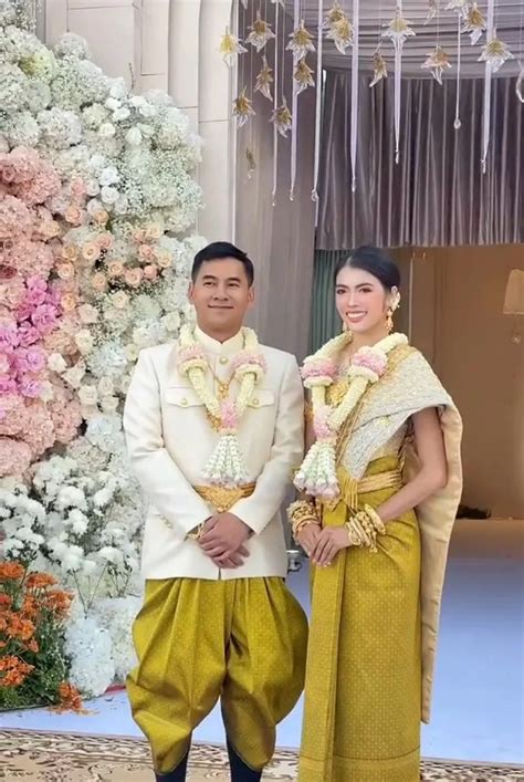 សុវត្ថិឌី ធារីកា និង ស្វាមី ក្នុងថ្ងៃសិរីមង្គល ពិតជាស្រស់ស្អាត និង ស័ក្តិសមគ្នាខ្លាំងណាស់ Tsk News