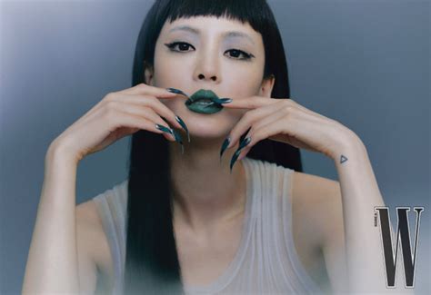 뷰티스토리 연예인 네일아트 14 한예슬 당당함의 정석 화보 네이버 포스트