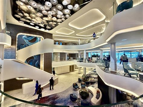 Norwegian Luna Cruise Ship Editors Review