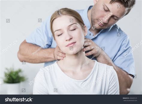 2 Thousand Cervical Spine Rehabilitation Royalty Free Images Stock
