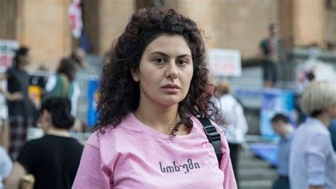 „დედაჩემზე და ჩემზე ტყუილებს წერთ და თან პირადი სახის ტყუილებს რომ