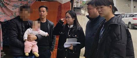 普定县妇联携北京春苗慈善基金会开展营养改善公益项目婴儿家庭李哲峰
