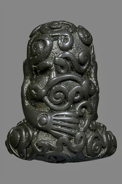 ปิดตาวัดทอง พิมพ์ยันต์น่อง เนื้อสัมฤทธิ์