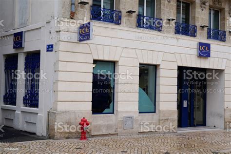 Lcl 로고 사인 스트리트 빌딩 르 크레디트 리옹 방크 Et 보증 프랑스 은행 간판 0명에 대한 스톡 사진 및 기타 이미지 0명 Credit Lyonnais 거리