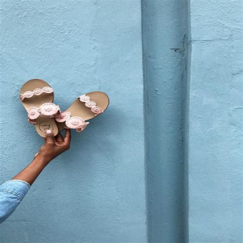 15 Pairs Of Sandals That Are Perfect For Narrow Feet