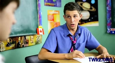 Gay Dude Fucks During Class Eporner