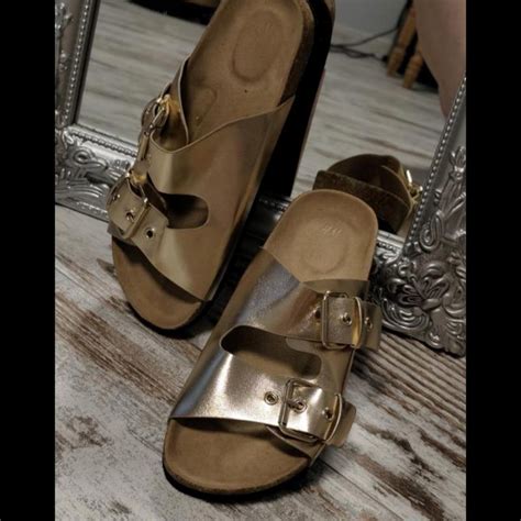 Базові зручні шльопанці з анатомічною устілкою від бренду Handm розмір 37 — ціна 550 грн у