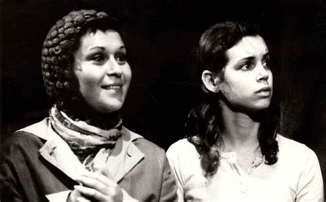 רואה אולם אורנה פורת