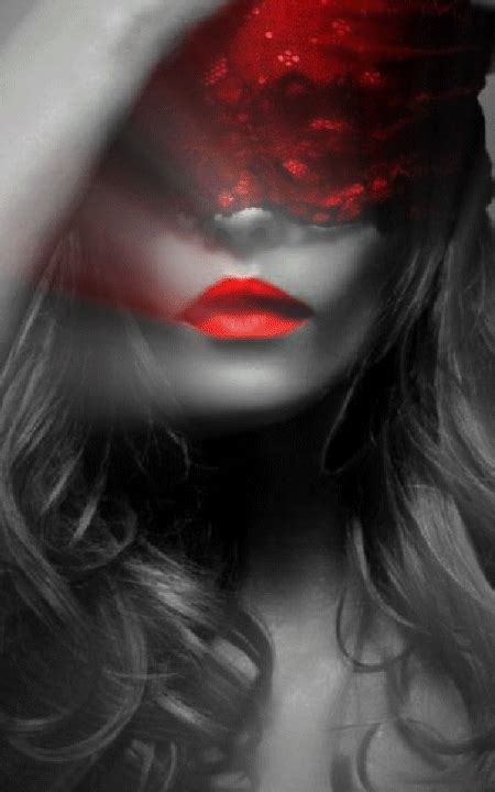 Гиф анимация Девушка с красной помадой на губах