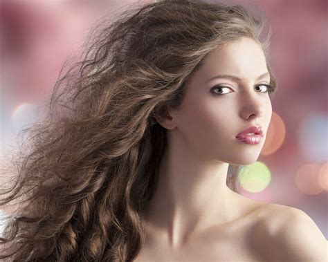 Полные девушки с длинными волосами 63 фото