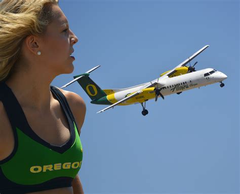 배경 화면 금발의 차량 비행기 항공기 심벌 마크 장난감 파리 그림 물감 즈크 바지 평면 공기 호스 지구의 분위기 치어 리더 단일체