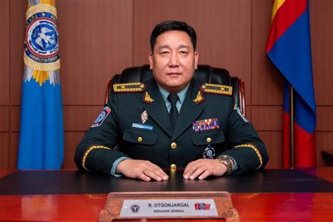 Гаалийн ерөнхий газрын дарга Б Асралтыг чөлөөлж НЦУГ ын Р Отгонжаргалыг томиллоо