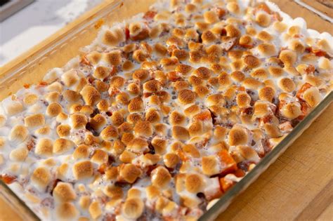 Everyones Favorite Seasonal Side Dish Candied Yams With Marshmallows