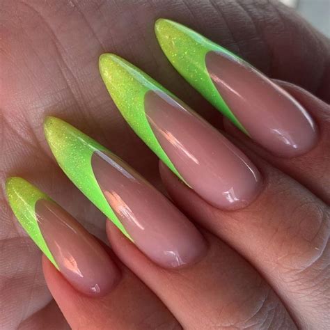 Манікюр мигдаль френч 75 фото