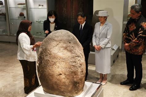 12月1日生まれのアマテラス on Twitter カリバタ墓地供花の後両陛下は国立博物館を訪れられ民族多様性の地図等をご覧になりまし