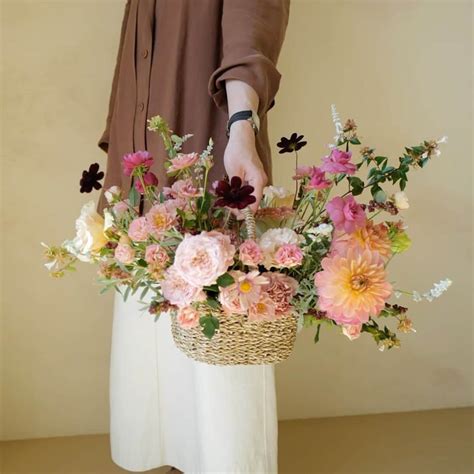 플로리스트 김애진케이라플레르さんのインスタグラム写真 플로리스트 김애진케이라플레르instagram「 ️케이라꽃바구니 너무 예쁜 다알리아 시즌 💕 참 예쁜데
