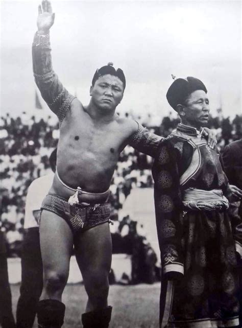 Дархан аварга Ж Мөнхбат таалал төгслөө