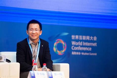 【国家计算机病毒中心发布违规app和sdk：今日头条等上榜】9月15日，国家计算机病毒中心发布了《移动app违法违规问题及治理举措》。其中app和sdk存在的六大类问题，包括远程控制、恶意扣费