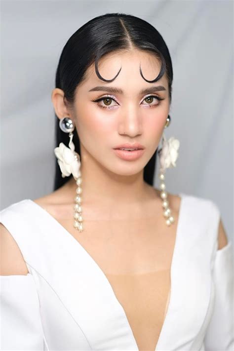 ហ៊ានណាស់ គង់ ចាន់ស្រីមុំ សម្ដែងដល់ៗ ជាមួយតារាប្រុសរូបនេះ Khmerload Cambodia Latest News