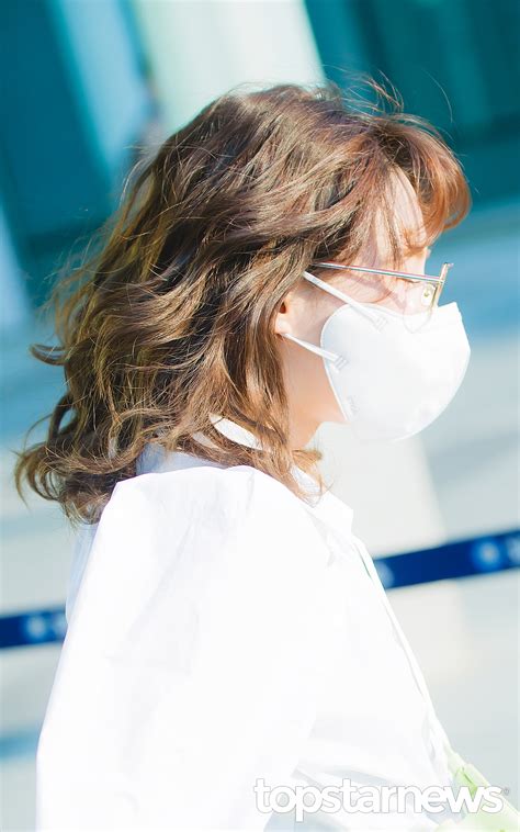 [hd포토] 레드벨벳 Red Velvet 웬디 귀여운 옆모습 웬디의 영스트리트 출근길 네이트 연예