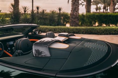 벤틀리 바투르 컨버터블 두바이 공개 W12 엔진의 마지막 걸작 두맨카