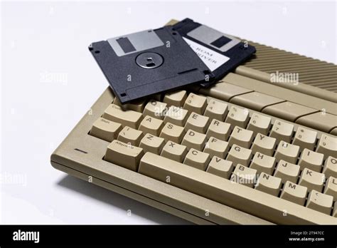 Old Pc 16 Bit Computers Primitive Computers From The 1980s And 1990s