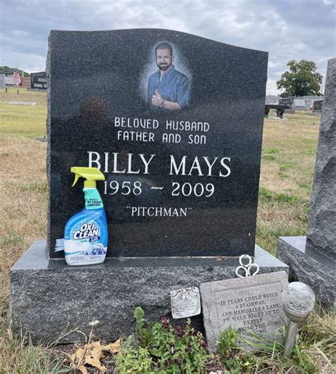 Billy Mays Honored With Oxiclean At His Gravestone 15 Years After His