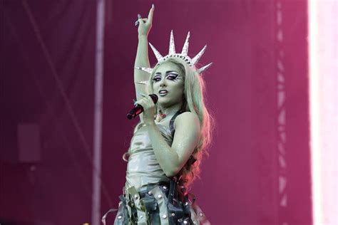 Chappell Roan Shares The Inspiration Behind Her Unique Stage Looks I Love Looking Pretty And