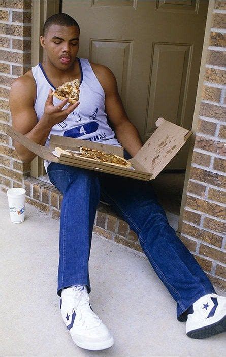 Charles Barkley Eating A Pizza Circa 1981 Rpics