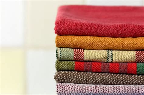 Как отстирать кухонные полотенца от застарелых пятен возвращаем