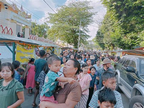 ကျောက်တန်းမြို့နယ်တွင် မဟာသင်္ကြန်အကြတ်နေ့၌ မြန်မာ့ရိုးရာယဉ်ကျေးမှုနှင့်အညီ ရေကစားခြင်း စတုဒီသာက