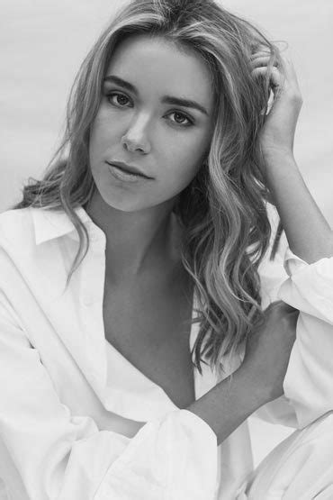 Georgie Mitchell Viviens Models