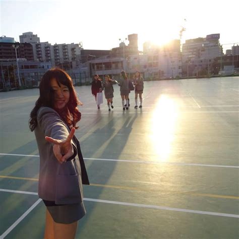 【画像】偏差値76！スタイル100！慶応女子のミニタイトな制服画像！！！！！ Jkちゃんねる女子高生画像サイト