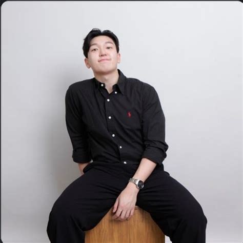 about kay geun woo medium
