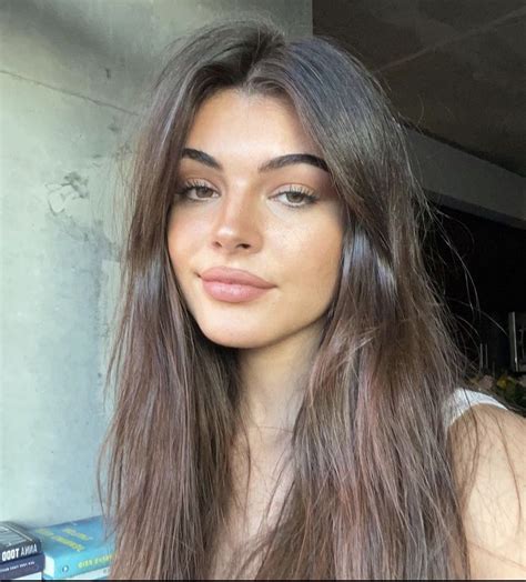 Pin By Giovanni Faion On Cicc Light Brown Hair Hair Inspiration Dark Brunette Hair