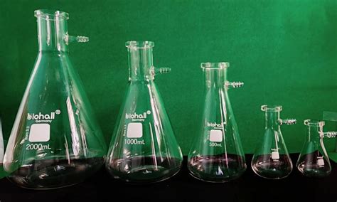 Cylindrical 2000ml Biohall Borosilicate Glass Filter Flask Set For