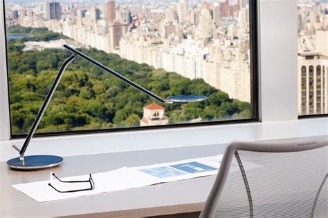 Humanscales Infinity Lamp Designed To Combat Eyestrain From Screens