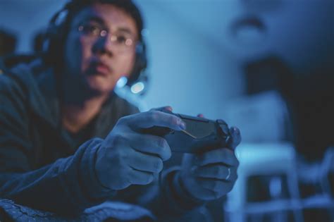 Should Ea Shareholders Be Worried About Ubisofts New Star Wars Deal