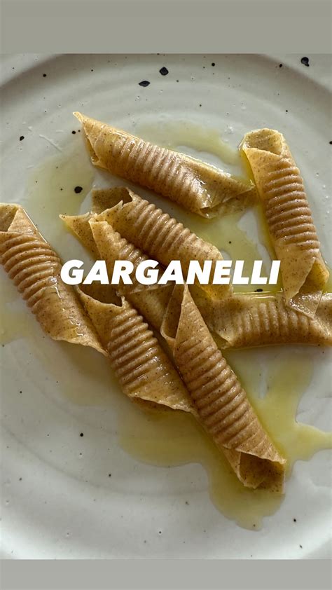 그린볼 강릉 흑백요리사 남정석 그린볼에서는 토마토 소스 밀키트를 준비중이에요 여러 차례 테스트를 거쳐 막바지 작업중입니다 이제 가정에서도 그린볼의 토마토소스로 맛있는